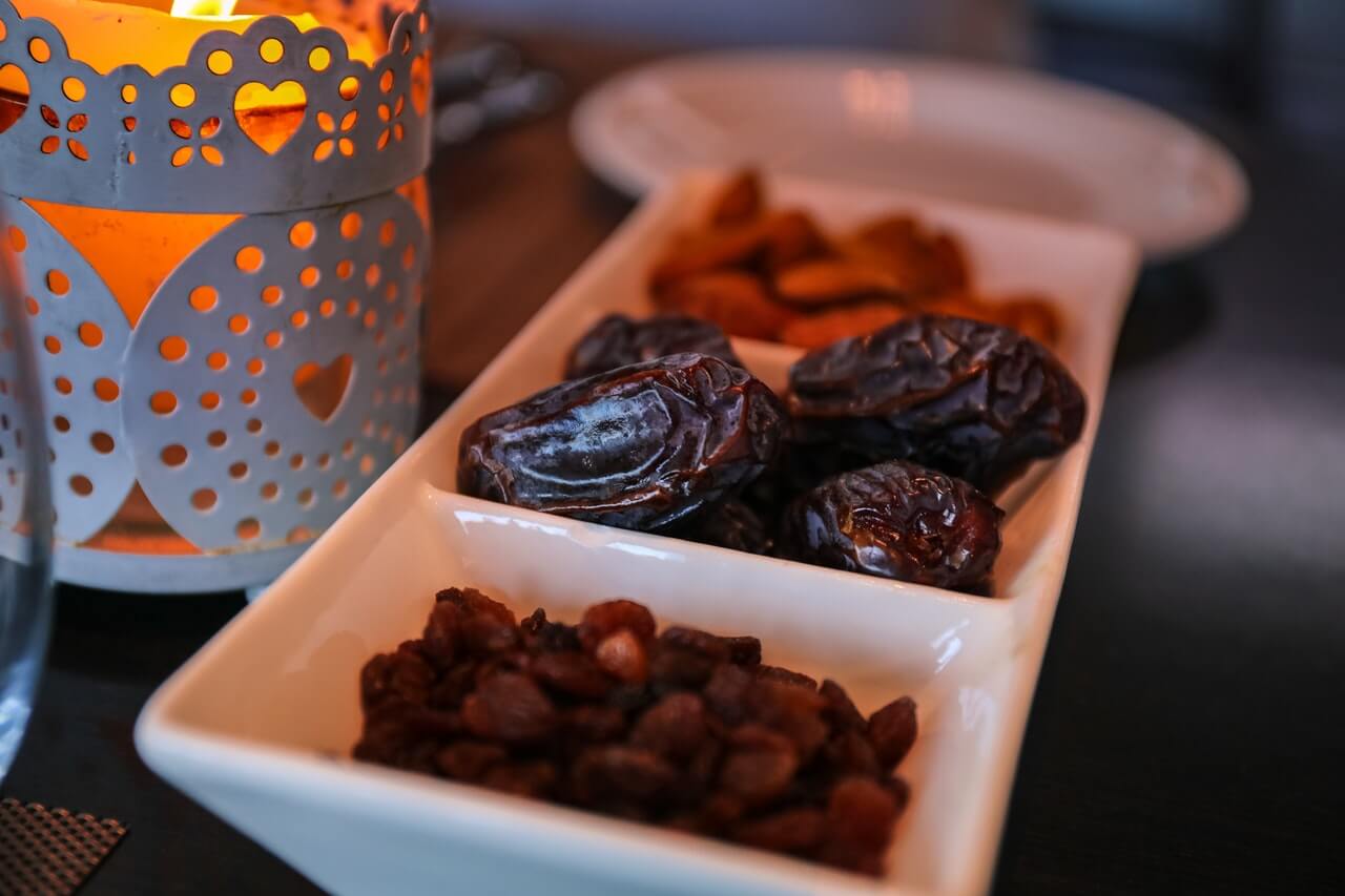8 Health Benefits of Dates: Why You Should Eat More of Them!